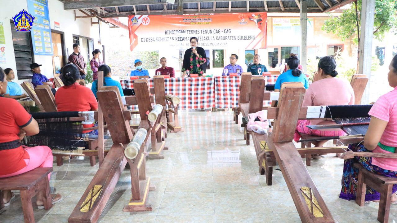 Mengembangkan Potensi Tenun di Desa Sembiran Disperindag Bali ...
